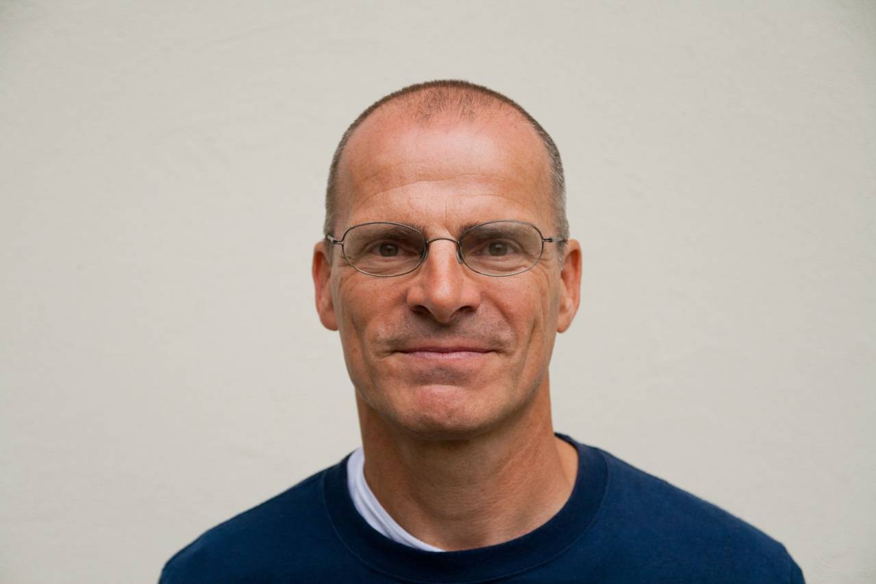 Luc Hens – Brussels Diplomatic Academy